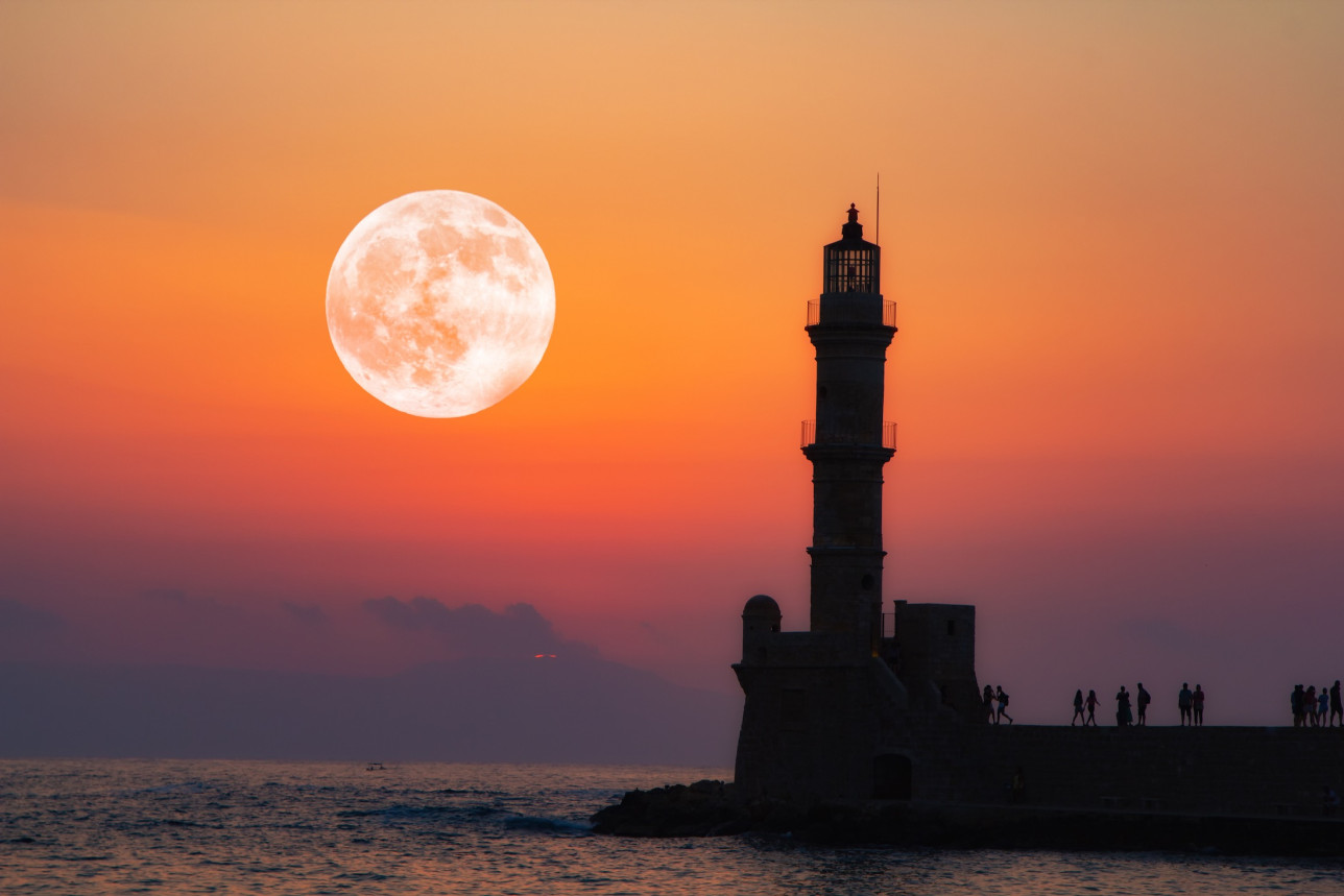 Full Moon of August 2024 in Crete: Top Events and Celebrations
